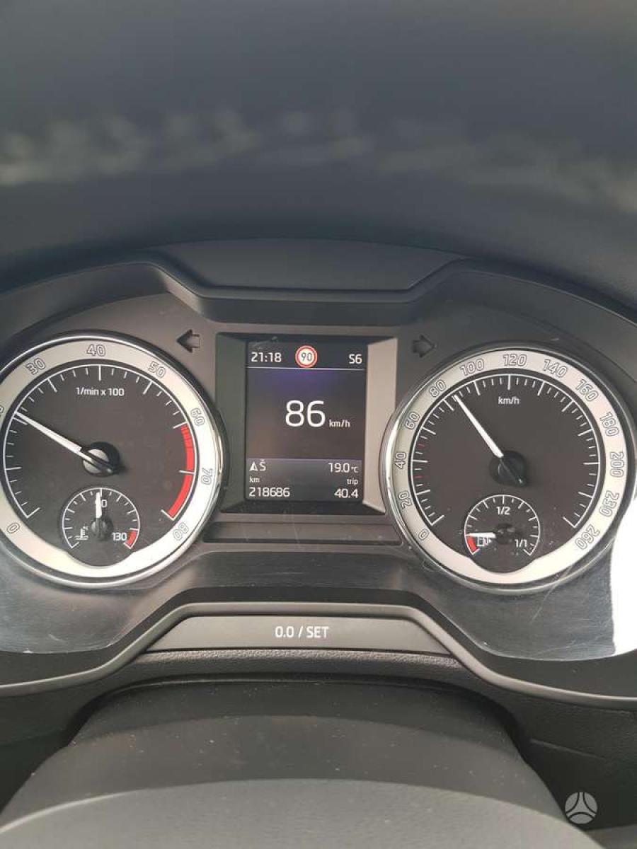 Pelēks Skoda Octavia 2018 Viļņa, ar dzinēja tilpumu 1.00 L un nobraukumu 219 tūkst. km par 8200 €, foto 28 vietnē AUTOMOTO.COM.LV