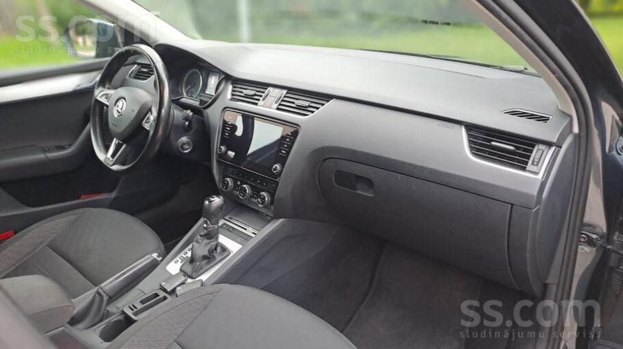 Grey Skoda Octavia 2018 in Tukums, with an engine capacity of 1.60 L and mileage of 281 thousand km for 8200 €, photo 9 on AUTOMOTO.COM.LV