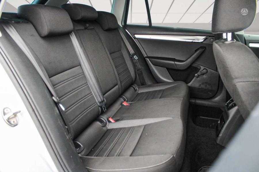 Pelēks Skoda Octavia 2018 Kauņa, ar dzinēja tilpumu 1.60 L un nobraukumu 305 tūkst. km par 7790 €, foto 16 vietnē AUTOMOTO.COM.LV
