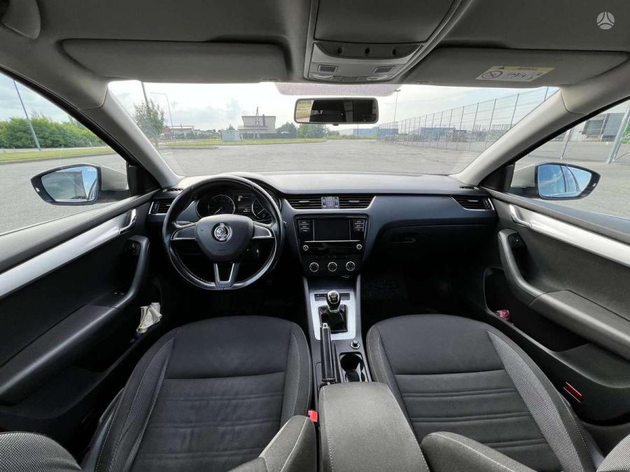 Grey Skoda Octavia 2018 in Panevezys, with an engine capacity of 1.60 L and mileage of 165 thousand km for 8000 €, photo 11 on AUTOMOTO.COM.LV