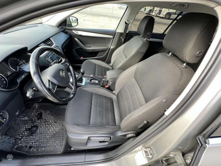 Grey Skoda Octavia 2018 in Panevezys, with an engine capacity of 1.60 L and mileage of 165 thousand km for 8000 €, photo 12 on AUTOMOTO.COM.LV