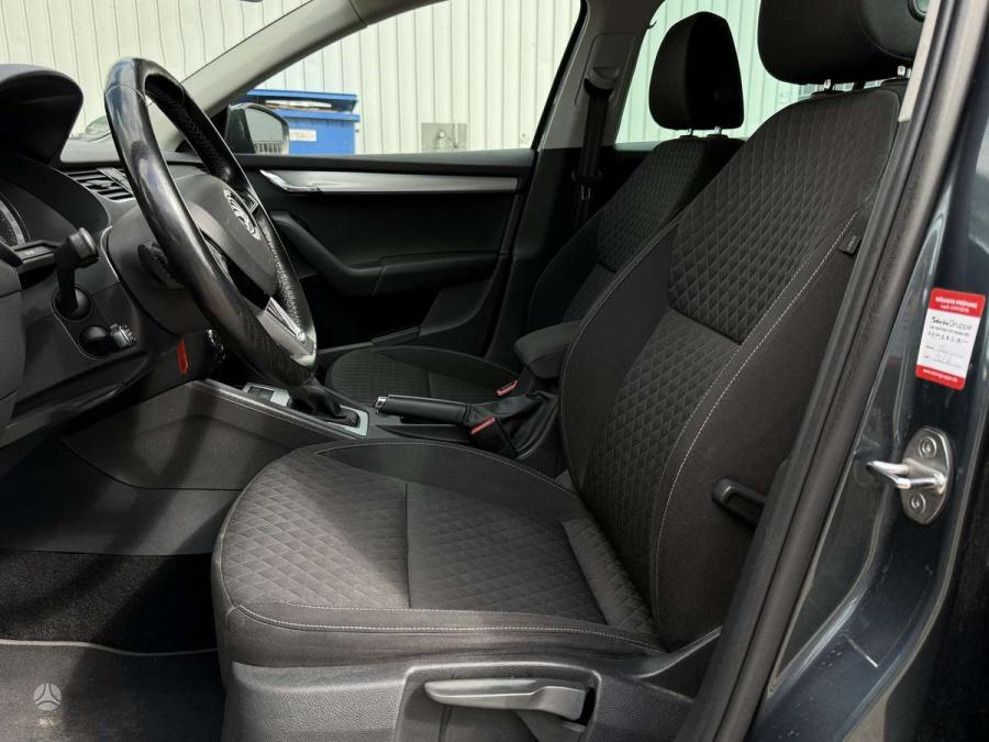 Grey Skoda Octavia 2018 in Rokiskis, with an engine capacity of 1.97 L and mileage of 247 thousand km for 9700 €, photo 16 on AUTOMOTO.COM.LV