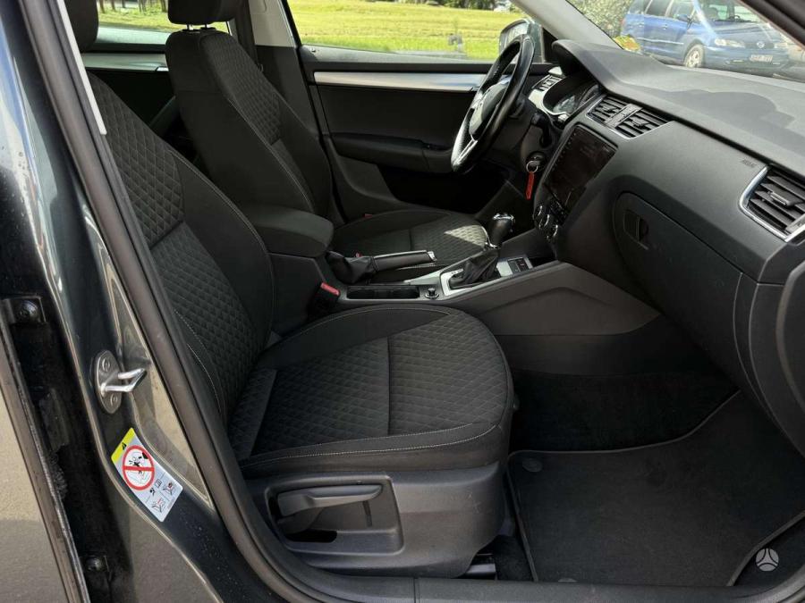Grey Skoda Octavia 2018 in Rokiskis, with an engine capacity of 1.97 L and mileage of 247 thousand km for 9700 €, photo 23 on AUTOMOTO.COM.LV