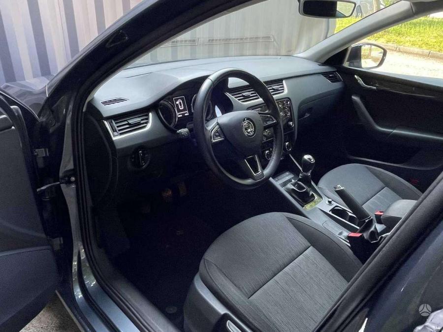 Pelēks Skoda Octavia 2018 Viļņa, ar dzinēja tilpumu 1.60 L un nobraukumu 151 tūkst. km par 12500 €, foto 11 vietnē AUTOMOTO.COM.LV