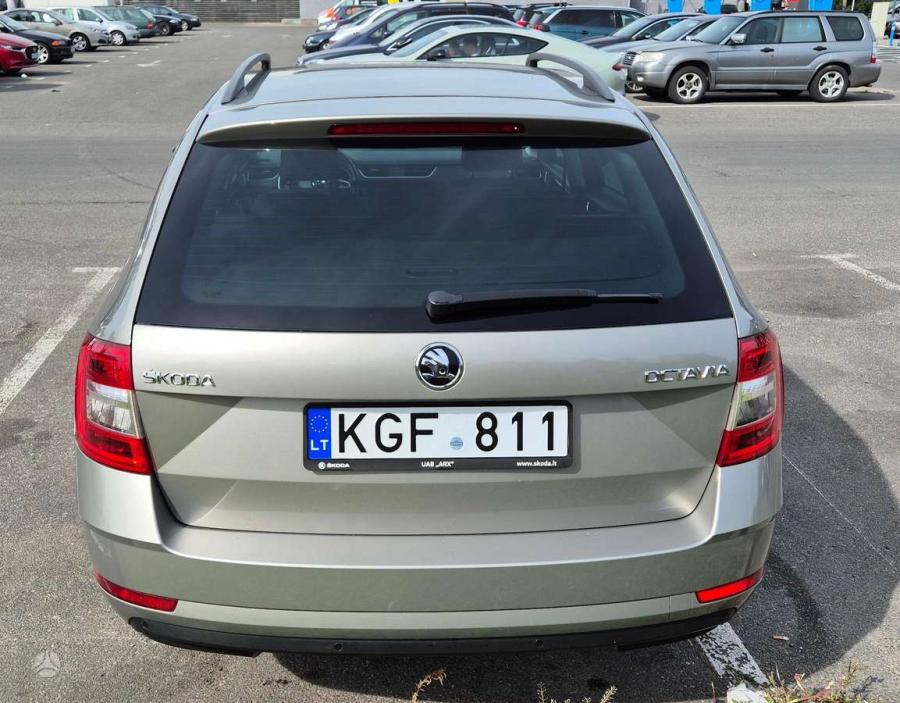 Grey Skoda Octavia 2018 in Vilnius, with an engine capacity of 1.60 L and mileage of 131 thousand km for 9000 €, photo 5 on AUTOMOTO.COM.LV