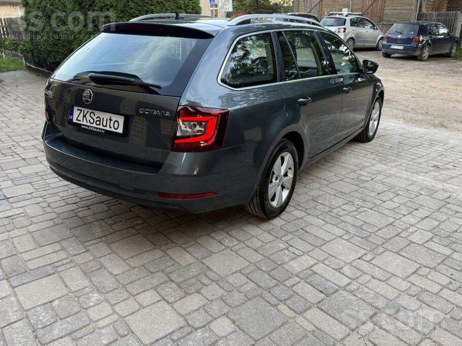 Grey Skoda Octavia 2018 in Jelgava, with an engine capacity of 1.60 L and mileage of 199 thousand km for 10500 €, photo 5 on AUTOMOTO.COM.LV