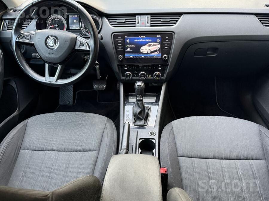 Grey Skoda Octavia 2018 in Jelgava, with an engine capacity of 1.60 L and mileage of 199 thousand km for 10500 €, photo 9 on AUTOMOTO.COM.LV