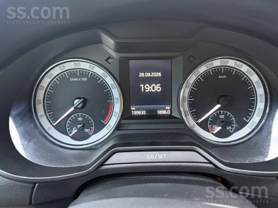 Grey Skoda Octavia 2018 in Jelgava, with an engine capacity of 1.60 L and mileage of 199 thousand km for 10500 €, photo 20 on AUTOMOTO.COM.LV