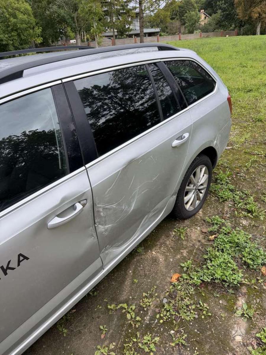 Pelēks Skoda Octavia 2018 Kauņa, ar dzinēja tilpumu 1.60 L un nobraukumu 295 tūkst. km par 3330 €, foto 9 vietnē AUTOMOTO.COM.LV
