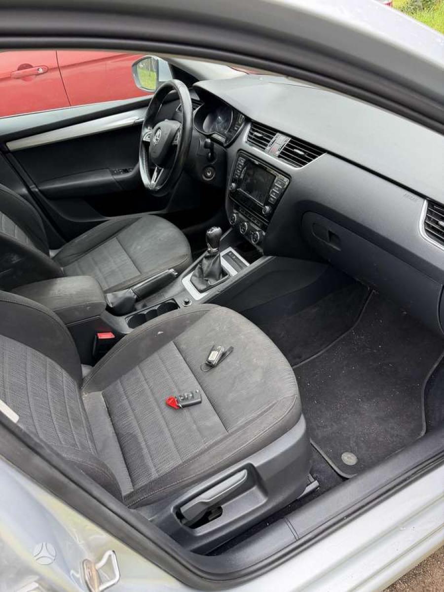 Pelēks Skoda Octavia 2018 Kauņa, ar dzinēja tilpumu 1.60 L un nobraukumu 295 tūkst. km par 3330 €, foto 15 vietnē AUTOMOTO.COM.LV