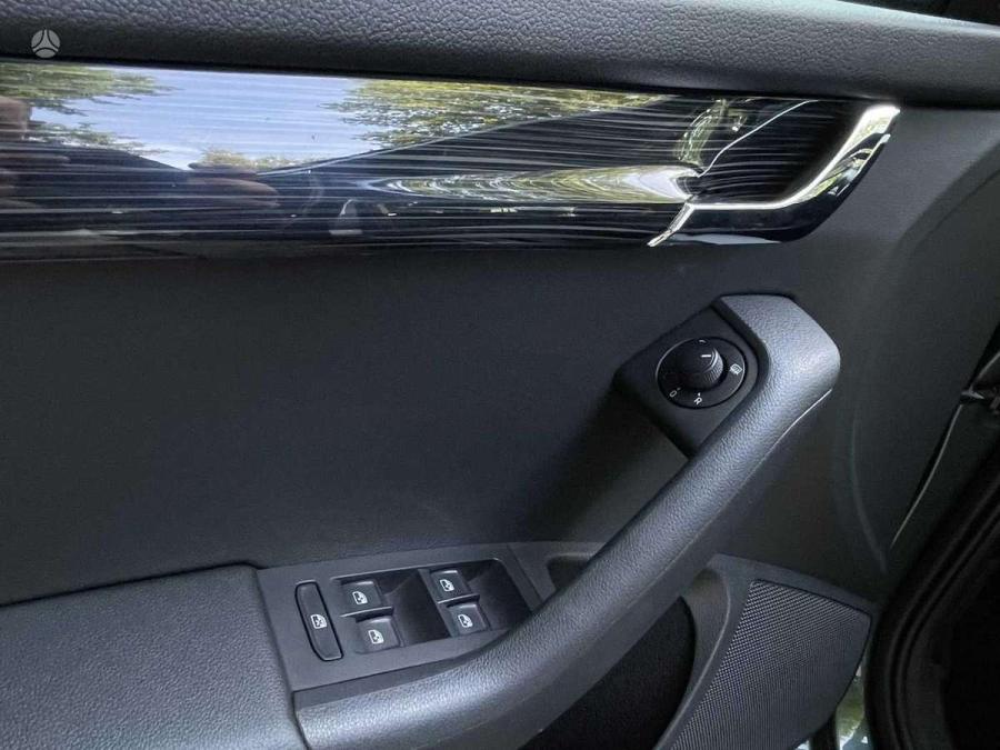 Pelēks Skoda Octavia 2018 Viļņa, ar dzinēja tilpumu 1.60 L un nobraukumu 151 tūkst. km par 12500 €, foto 20 vietnē AUTOMOTO.COM.LV