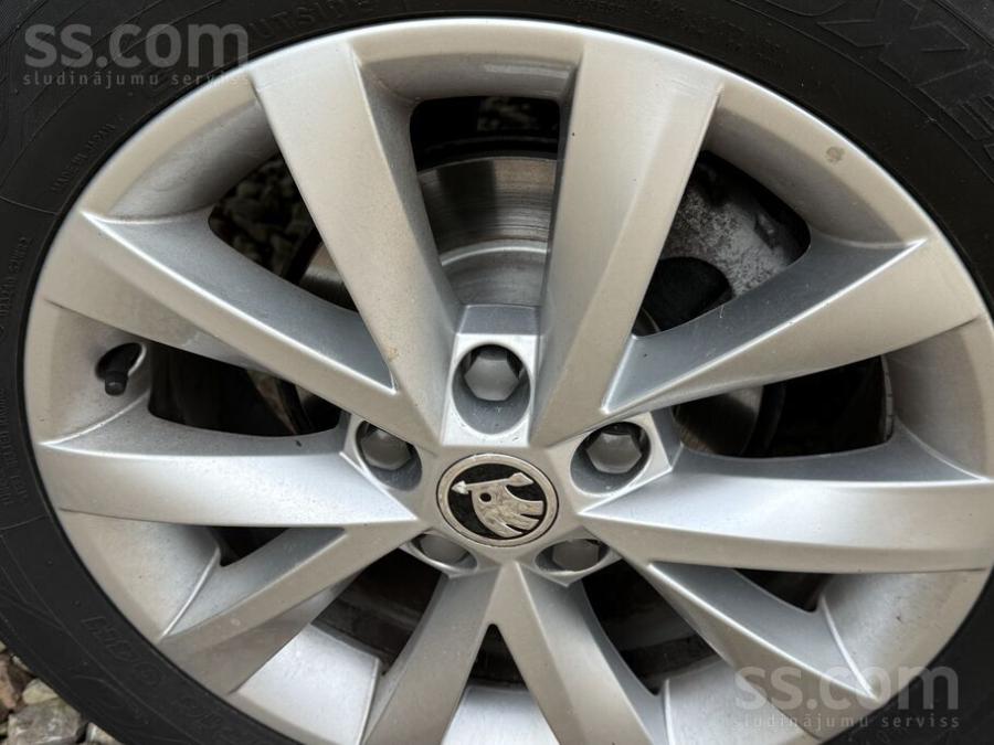 Grey Skoda Octavia 2018 in Riga, with an engine capacity of 1.60 L and mileage of 210 thousand km for 7200 €, photo 15 on AUTOMOTO.COM.LV