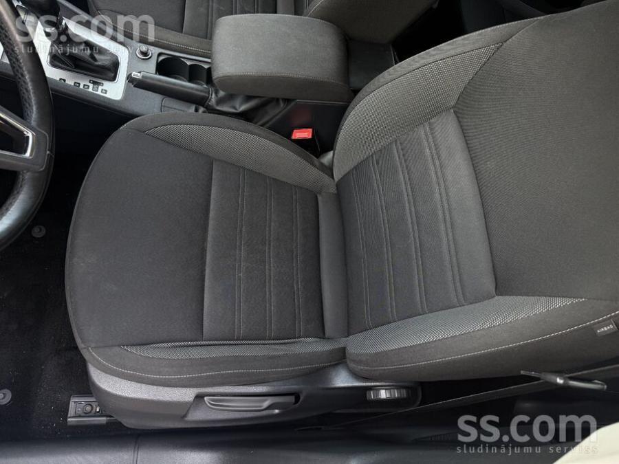 Grey Skoda Octavia 2018 in Riga, with an engine capacity of 1.60 L and mileage of 210 thousand km for 7200 €, photo 20 on AUTOMOTO.COM.LV