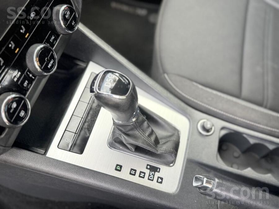 Grey Skoda Octavia 2018 in Riga, with an engine capacity of 1.60 L and mileage of 210 thousand km for 7200 €, photo 26 on AUTOMOTO.COM.LV