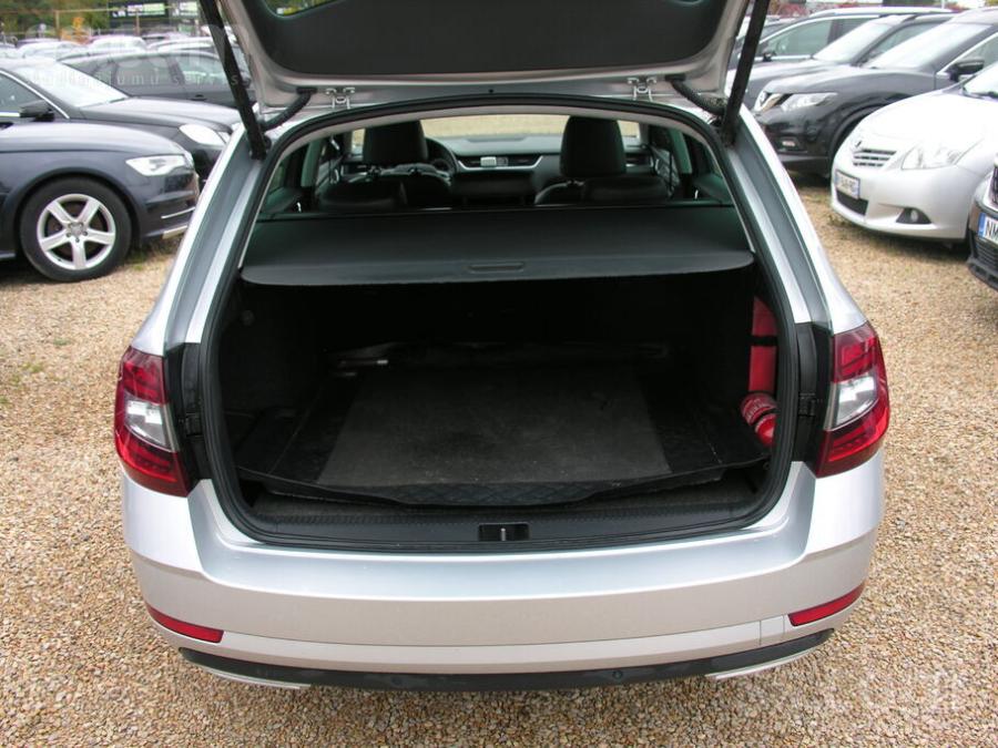 Grey Skoda Octavia 2018 in Riga, with an engine capacity of 2.00 L and mileage of 103 thousand km for 12450 €, photo 6 on AUTOMOTO.COM.LV