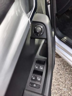 Pelēks Skoda Octavia 2018 Viļņa, ar dzinēja tilpumu 1.80 L un nobraukumu 160 tūkst. km par 7400 €, foto 26 vietnē AUTOMOTO.COM.LV