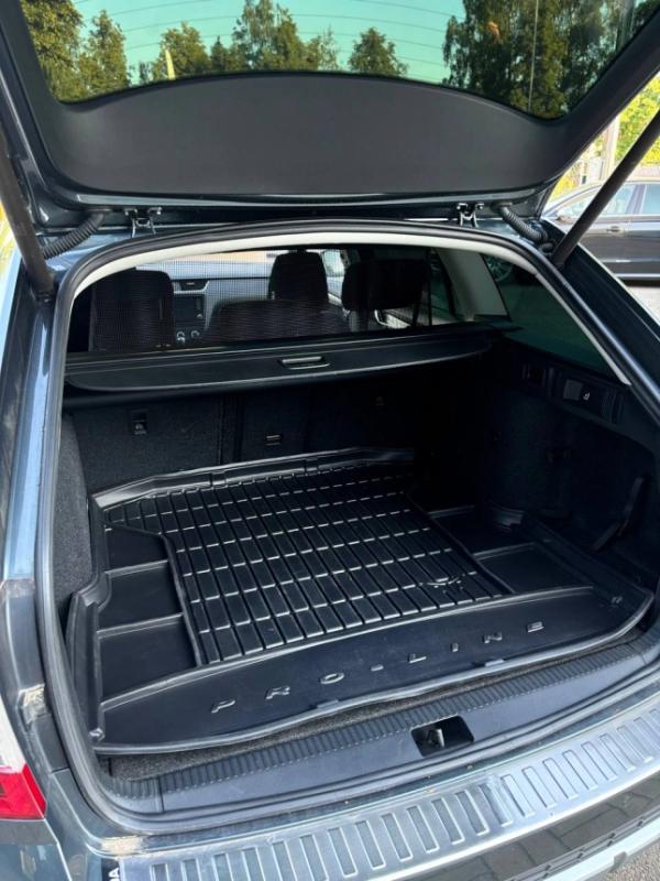 Grey Skoda Octavia 2019 in Riga, with an engine capacity of 2.00 L and mileage of 172 thousand km for 16650 €, photo 10 on AUTOMOTO.COM.LV