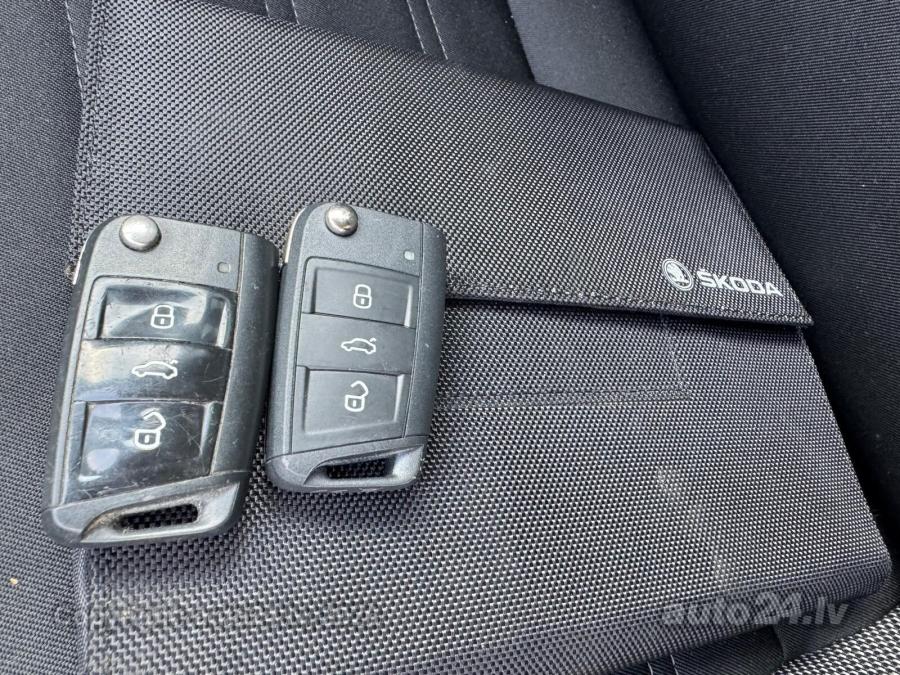 Pelēks Skoda Octavia 2019 Tallina, ar dzinēja tilpumu 2.00 L un nobraukumu 309 tūkst. km par 6495 €, foto 17 vietnē AUTOMOTO.COM.LV