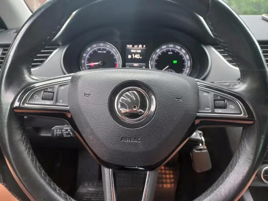 Серый Шкода Октавия 2019 в Рига, объемом двигателя 1.60 л и пробегом 300 тыс. км за 7990 €, фото 14 на AUTOMOTO.COM.LV