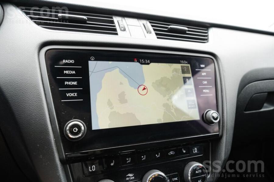 Grey Skoda Octavia 2019 in Riga, with an engine capacity of 2.00 L and mileage of 172 thousand km for 12950 €, photo 28 on AUTOMOTO.COM.LV