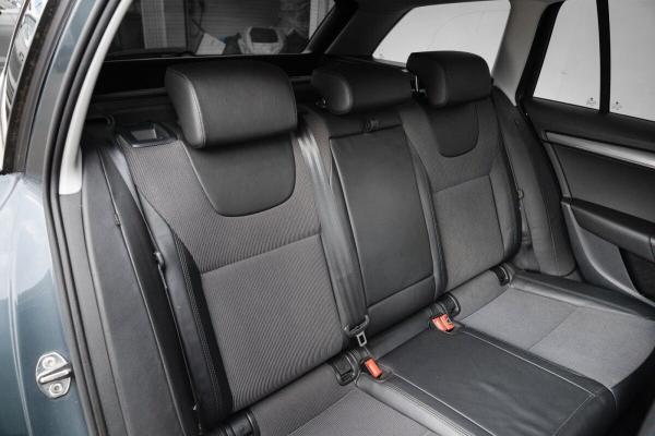 Pelēks Skoda Octavia 2019 Rīga, ar dzinēja tilpumu 2.00 L un nobraukumu 172 tūkst. km par 12950 €, foto 7 vietnē AUTOMOTO.COM.LV