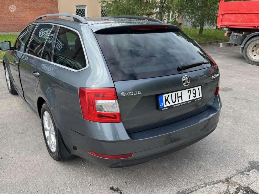 Grey Skoda Octavia 2019 in Kaunas, with an engine capacity of 1.60 L and mileage of 162 thousand km for 10000 €, photo 3 on AUTOMOTO.COM.LV