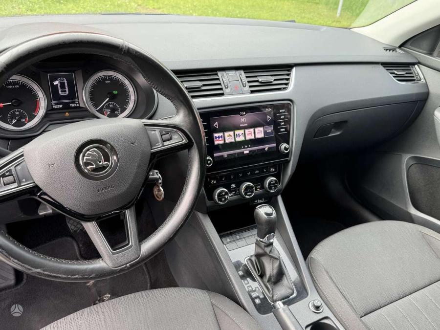 Grey Skoda Octavia 2019 in Kaunas, with an engine capacity of 1.60 L and mileage of 162 thousand km for 10000 €, photo 4 on AUTOMOTO.COM.LV