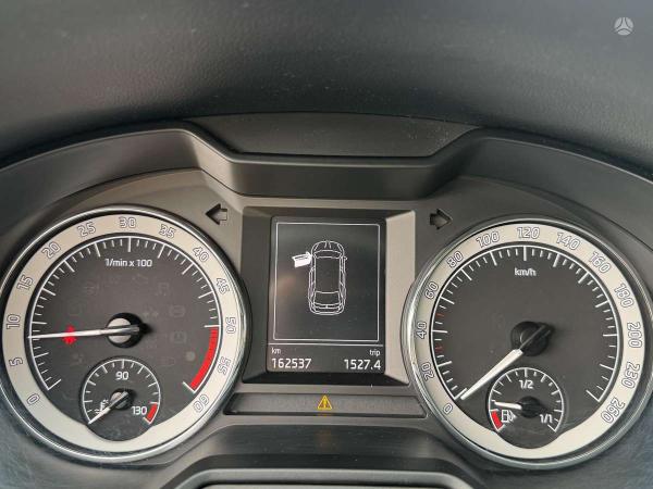 Grey Skoda Octavia 2019 in Kaunas, with an engine capacity of 1.60 L and mileage of 162 thousand km for 10000 €, photo 4 on AUTOMOTO.COM.LV