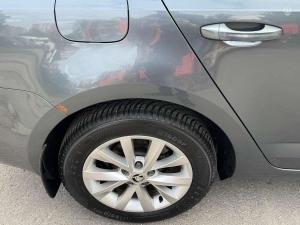 Grey Skoda Octavia 2019 in Kaunas, with an engine capacity of 1.60 L and mileage of 162 thousand km for 10000 €, photo 6 on AUTOMOTO.COM.LV