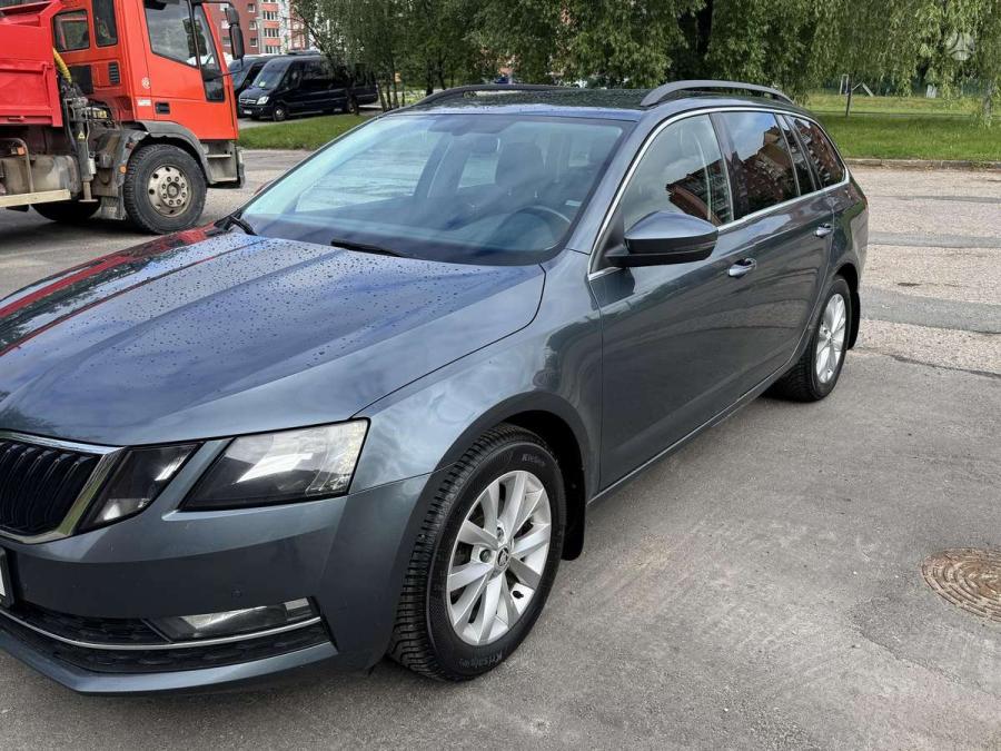 Grey Skoda Octavia 2019 in Kaunas, with an engine capacity of 1.60 L and mileage of 162 thousand km for 10000 €, photo 8 on AUTOMOTO.COM.LV