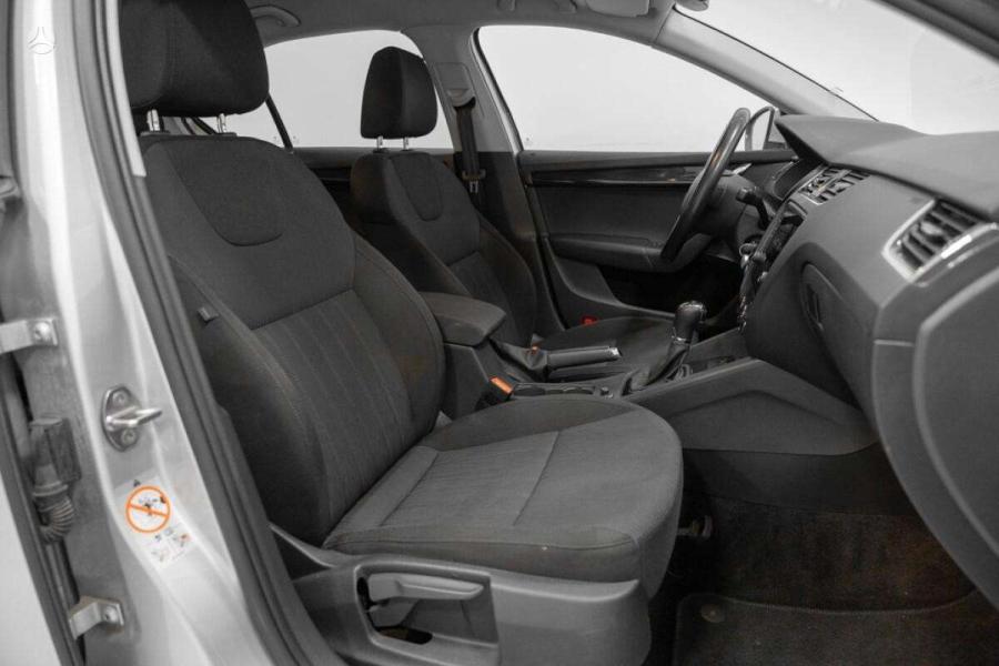 Pelēks Skoda Octavia 2019 Viļņa, ar dzinēja tilpumu 1.60 L un nobraukumu 86 tūkst. km par 11950 €, foto 8 vietnē AUTOMOTO.COM.LV