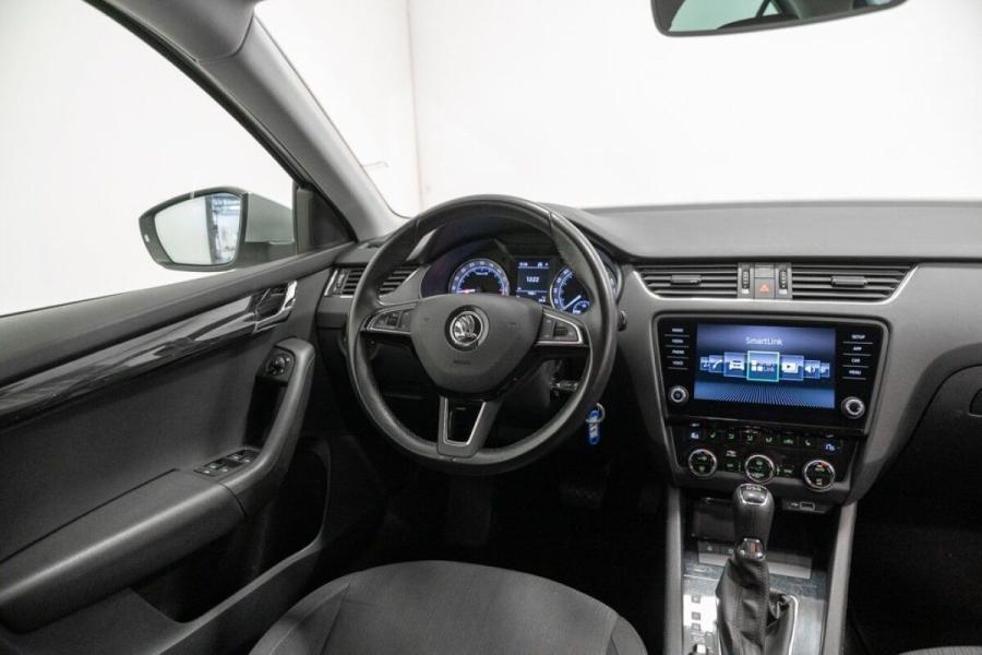 Grey Skoda Octavia 2019 in Vilnius, with an engine capacity of 1.60 L and mileage of 86 thousand km for 11950 €, photo 10 on AUTOMOTO.COM.LV