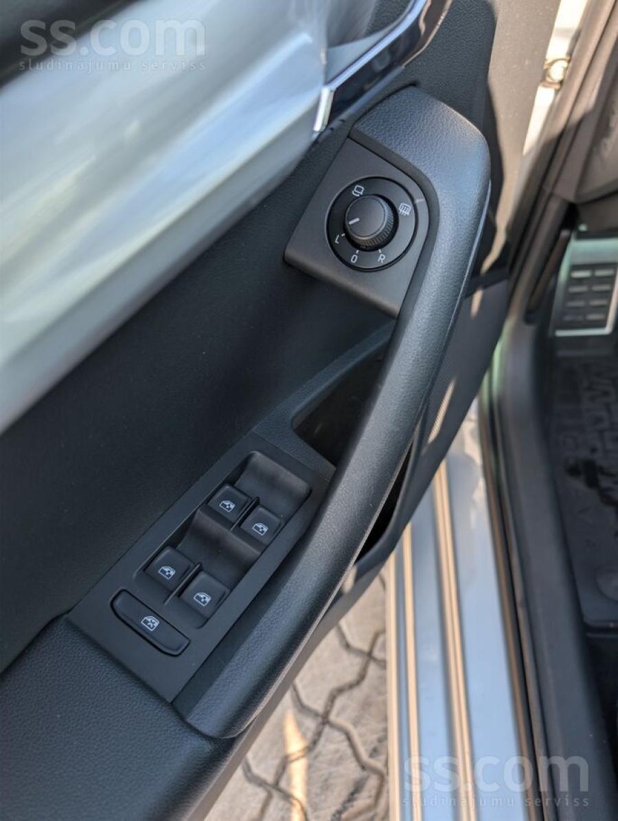 Grey Skoda Octavia 2019 in Riga, with an engine capacity of 1.60 L and mileage of 194 thousand km for 10900 €, photo 16 on AUTOMOTO.COM.LV