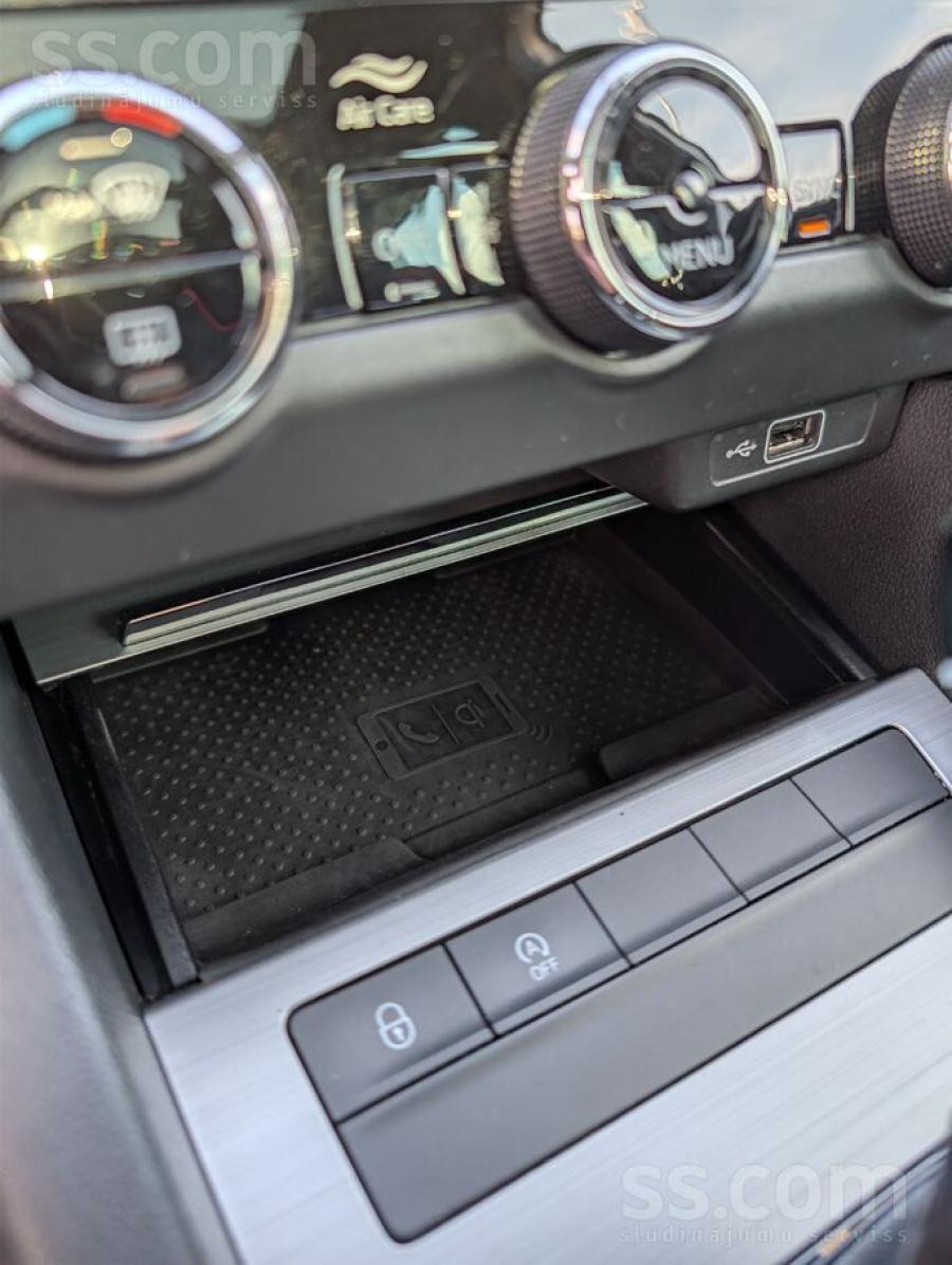 Grey Skoda Octavia 2019 in Riga, with an engine capacity of 1.60 L and mileage of 194 thousand km for 10900 €, photo 18 on AUTOMOTO.COM.LV