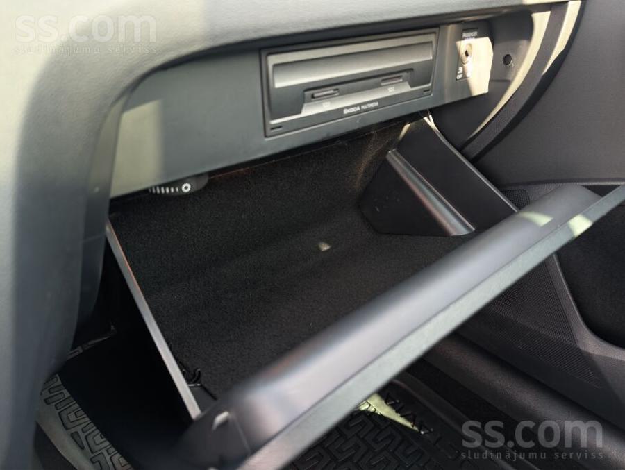Grey Skoda Octavia 2019 in Riga, with an engine capacity of 1.60 L and mileage of 194 thousand km for 10900 €, photo 20 on AUTOMOTO.COM.LV