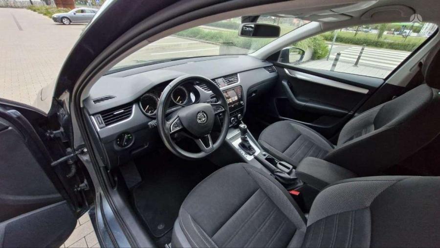 Pelēks Skoda Octavia 2019 Viļņa, ar dzinēja tilpumu 1.60 L un nobraukumu 240 tūkst. km par 8500 €, foto 4 vietnē AUTOMOTO.COM.LV