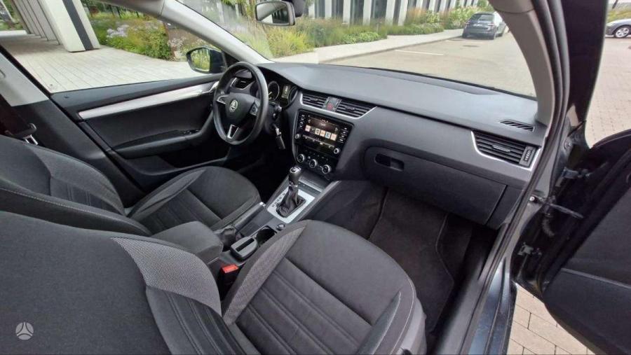 Pelēks Skoda Octavia 2019 Viļņa, ar dzinēja tilpumu 1.60 L un nobraukumu 240 tūkst. km par 8500 €, foto 13 vietnē AUTOMOTO.COM.LV