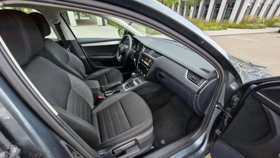 Pelēks Skoda Octavia 2019 Viļņa, ar dzinēja tilpumu 1.60 L un nobraukumu 240 tūkst. km par 8500 €, foto 14 vietnē AUTOMOTO.COM.LV