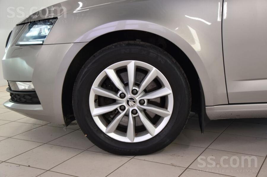 Grey Skoda Octavia 2019 in Riga, with an engine capacity of 2.00 L and mileage of 119 thousand km for 12490 €, photo 12 on AUTOMOTO.COM.LV