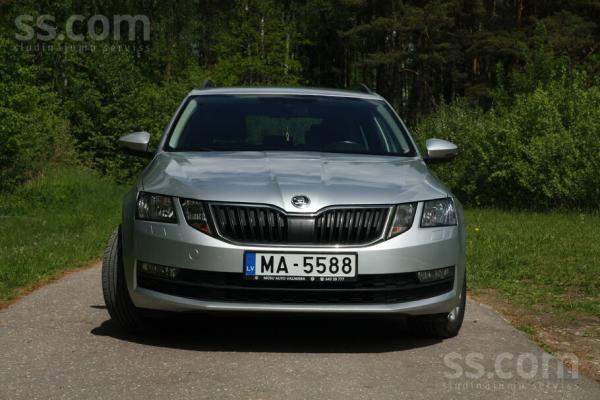 Skoda Octavia 2019 in Riga on AUTOMOTO.COM.LV Grey Skoda Octavia 2019 in Riga, with an engine capacity of 1.50 L and mileage of 165 thousand km for 10280 €, photo 3 on AUTOMOTO.COM.LV