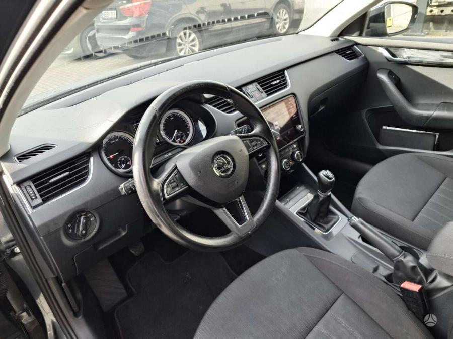 Pelēks Skoda Octavia 2019 Kauņa, ar dzinēja tilpumu 1.60 L un nobraukumu 217 tūkst. km par 6900 €, foto 15 vietnē AUTOMOTO.COM.LV