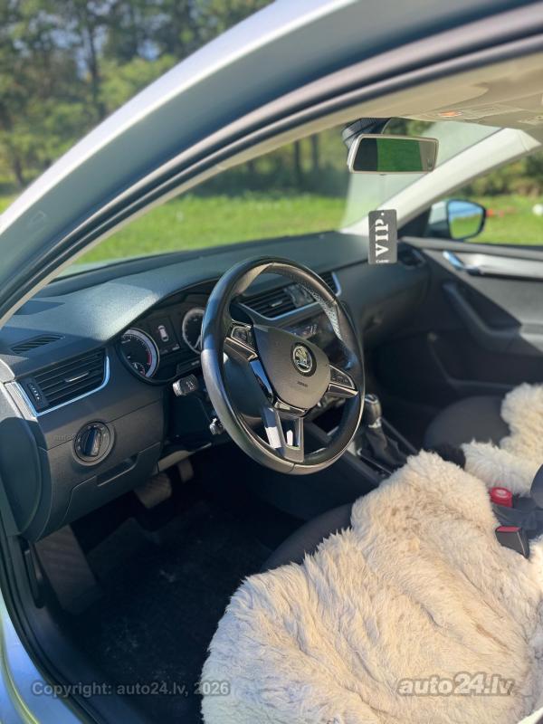 Skoda Octavia 2019 in Tallinn on AUTOMOTO.COM.LV Grey Skoda Octavia 2019 in Tallinn, with an engine capacity of 1.60 L and mileage of 143 thousand km for 10999 €, photo 7 on AUTOMOTO.COM.LV