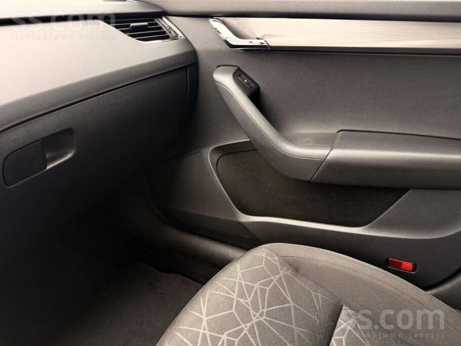 Grey Skoda Octavia 2019 in Riga, with an engine capacity of 2.00 L and mileage of 212 thousand km for 9990 €, photo 14 on AUTOMOTO.COM.LV