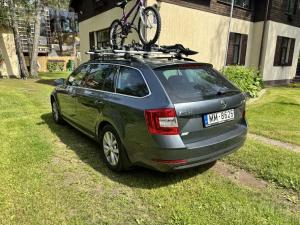Pelēks Skoda Octavia 2020 Rīga, ar dzinēja tilpumu 1.50 L un nobraukumu 80 tūkst. km par 5300 €, foto 4 vietnē AUTOMOTO.COM.LV