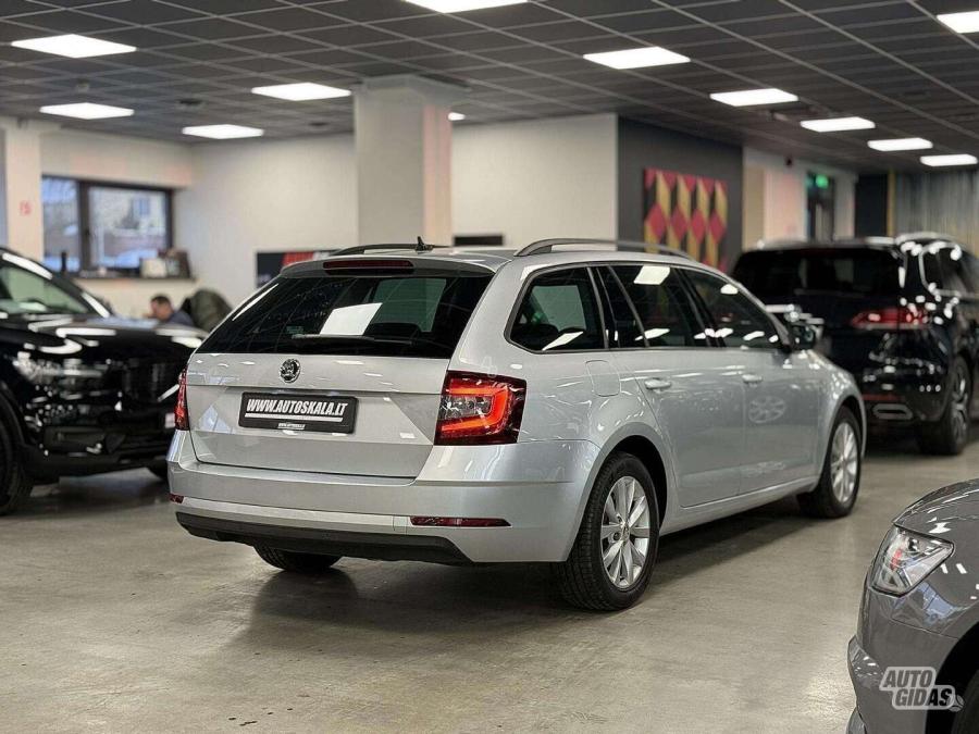 Grey Skoda Octavia 2020 in Klaipeda, with an engine capacity of 2.00 L and mileage of 268 thousand km for 13750 €, photo 2 on AUTOMOTO.COM.LV