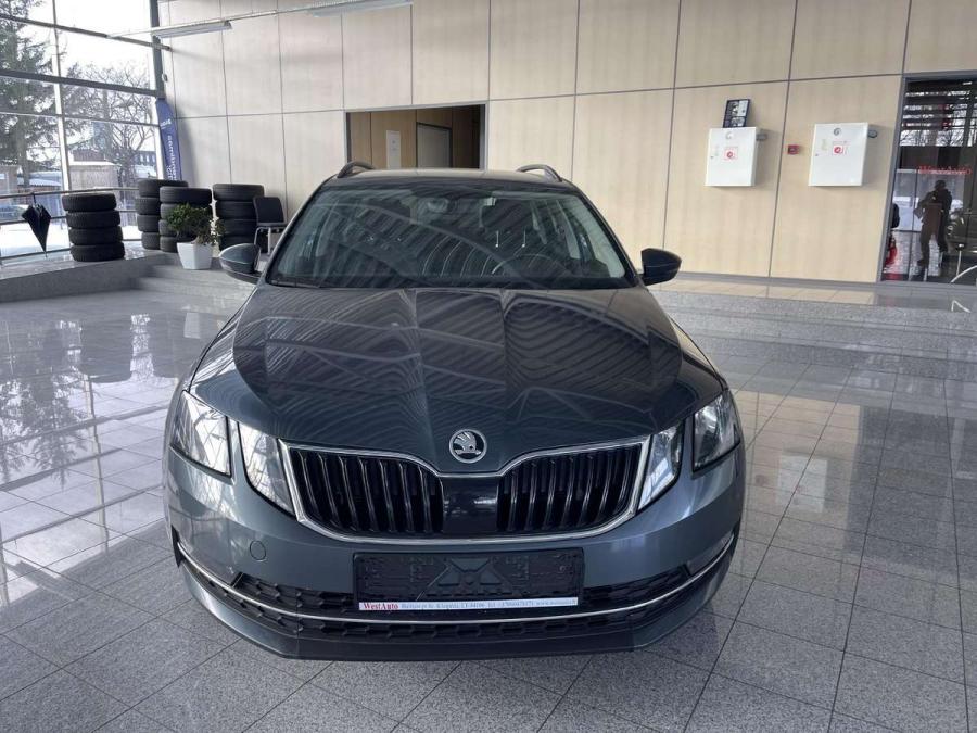 Grey Skoda Octavia 2020 in Klaipeda, with an engine capacity of 1.97 L and mileage of 124 thousand km for 13982 €, photo 2 on AUTOMOTO.COM.LV