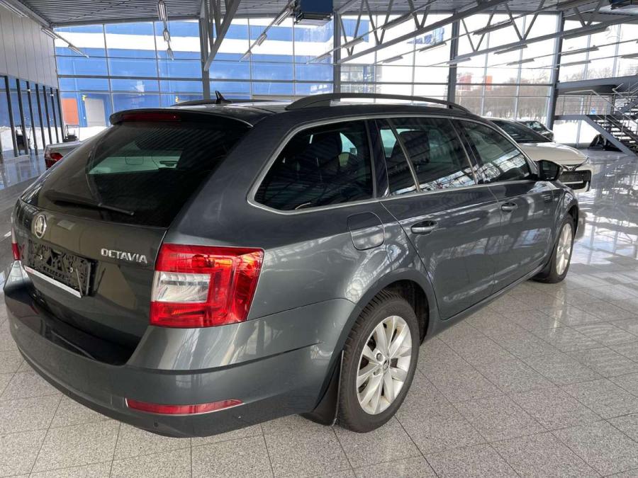 Grey Skoda Octavia 2020 in Klaipeda, with an engine capacity of 1.97 L and mileage of 124 thousand km for 13982 €, photo 5 on AUTOMOTO.COM.LV