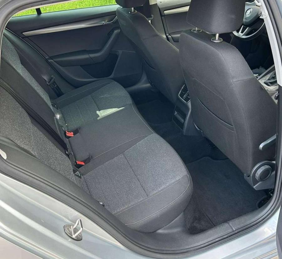 Pelēks Skoda Octavia 2020 Tauragė, ar dzinēja tilpumu 1.97 L un nobraukumu 263 tūkst. km par 9990 €, foto 13 vietnē AUTOMOTO.COM.LV