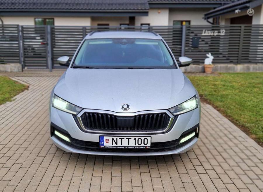 Grey Skoda Octavia 2020 in Ukmerge, with an engine capacity of 1.97 L and mileage of 332 thousand km for 9900 €, photo 4 on AUTOMOTO.COM.LV