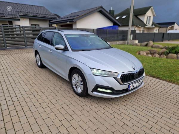 Grey Skoda Octavia 2020 in Ukmerge, with an engine capacity of 1.97 L and mileage of 332 thousand km for 9900 €, photo 4 on AUTOMOTO.COM.LV